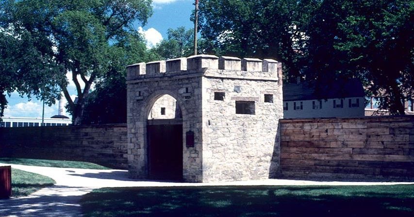 Upper Fort Garry Gate | Travel Manitoba